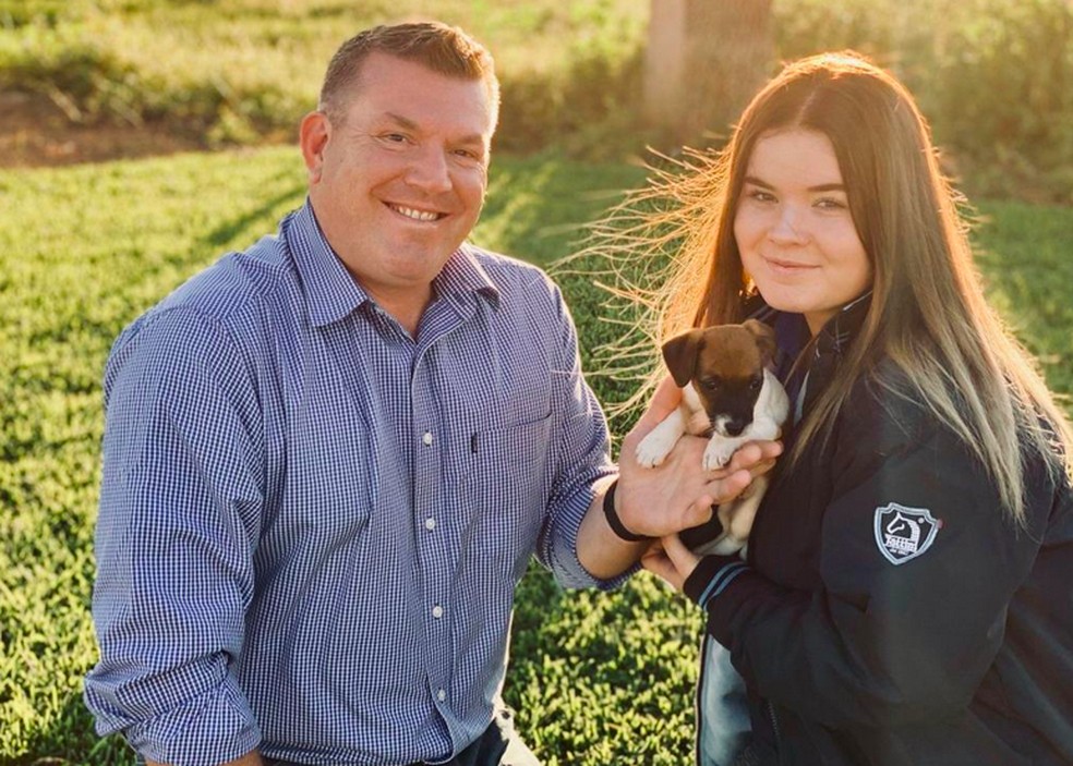 Líder de partido na Austrália se demite um dia após filha de 19 anos ...