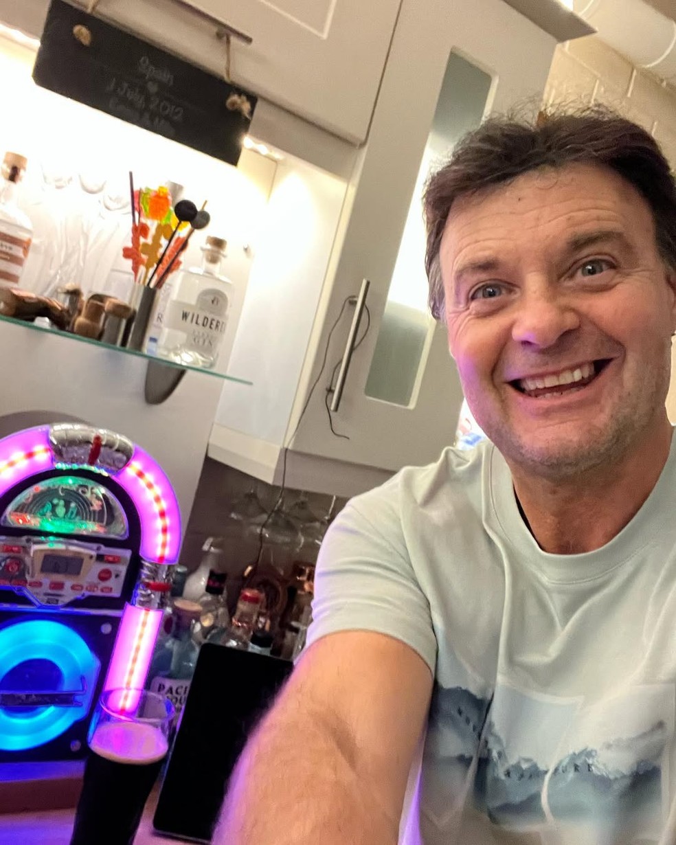 Ator fica cego de um olho após sofrer ataque aleatório: '15 segundos de ...