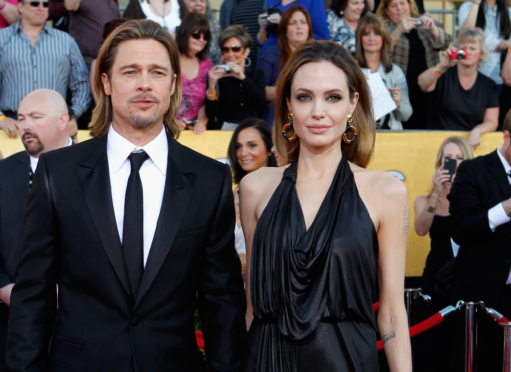 Angelina Jolie está com nojo de Brad Pitt por se fazer de vítima em ...