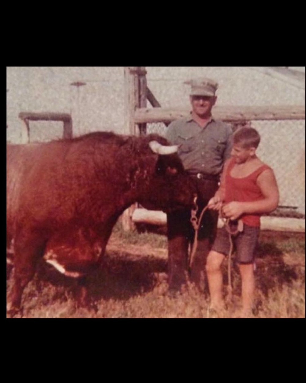 'Popeye da vida real' mostra fotos da infância para provar que nasceu ...