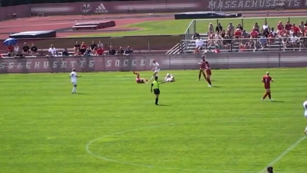 Partida de futebol feminino vira palco de pancadaria nos EUA; vídeo