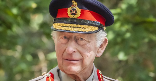 Charles vai desafiar William e estender tapete vermelho para Harry e Meghan Markle em castelo ...