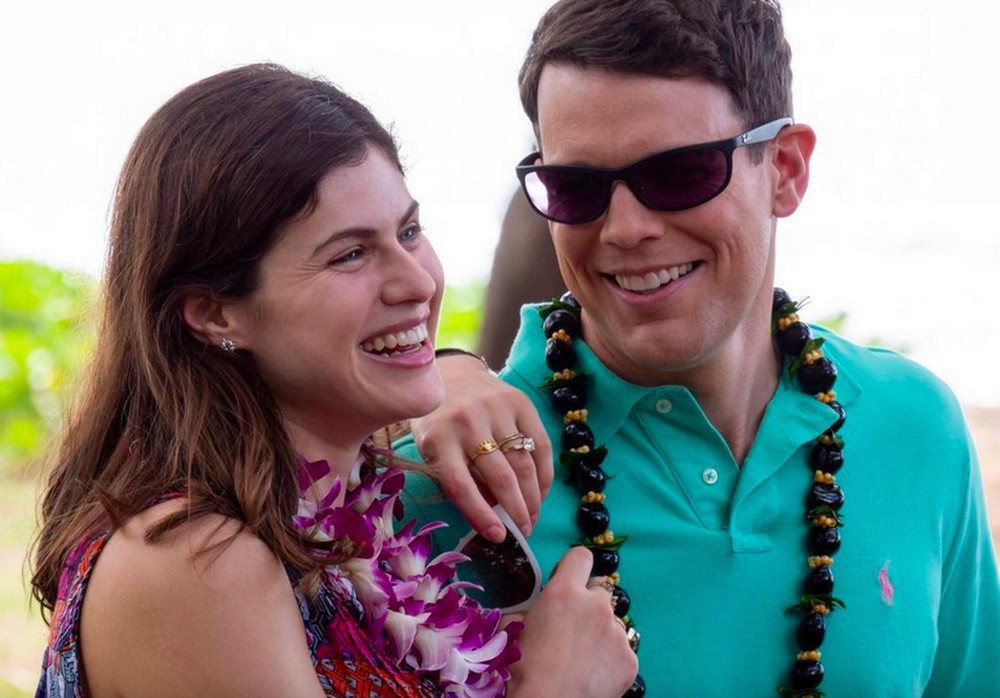 Musa de ‘The White Lotus’ e ‘Baywatch’, Alexandra Daddario compartilha nudes em piscina de hotel ...