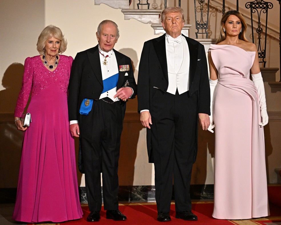 Charles e Camilla brigaram por divergência sobre encontro com Harry ...
