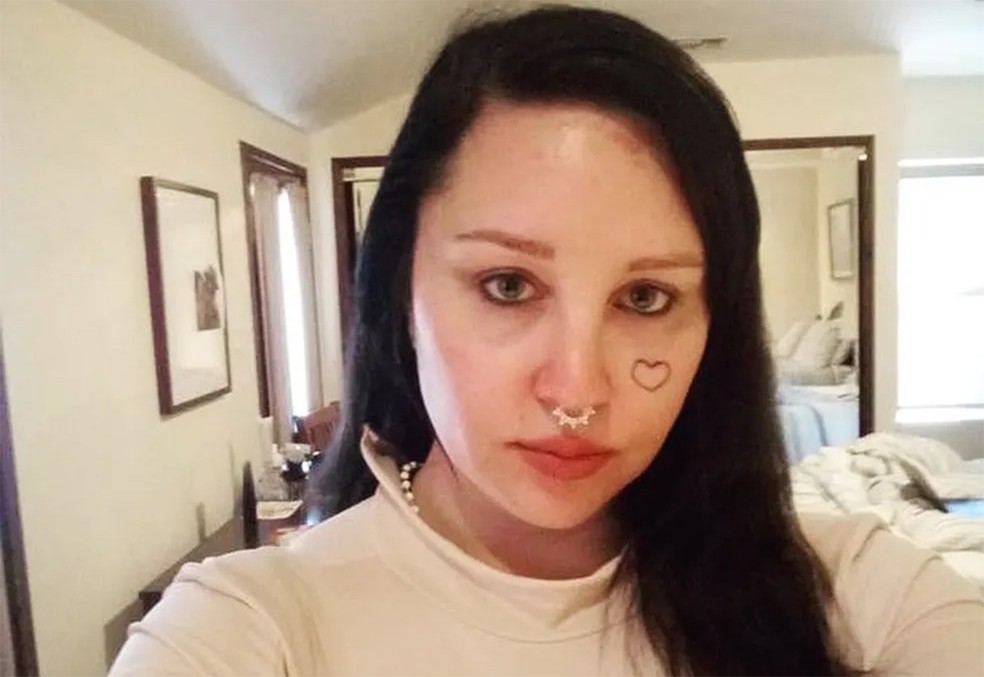 Vídeo com Amanda Bynes aos 16 anos e produtor de séries infanto-juvenis ...