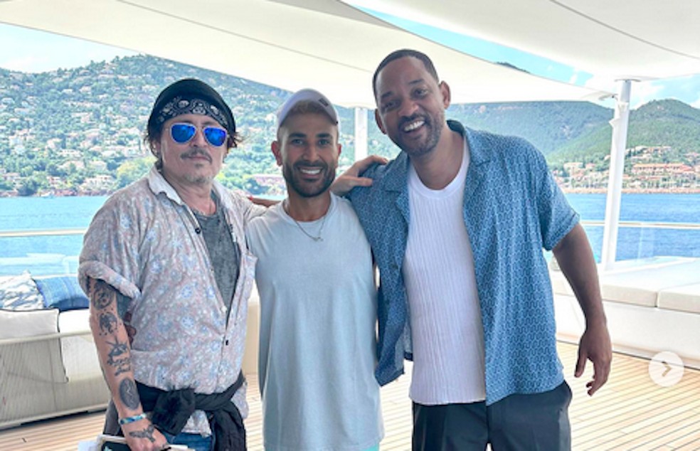 Johnny Depp e Will Smith posam juntos em iate e aprofundam 'bromance ...