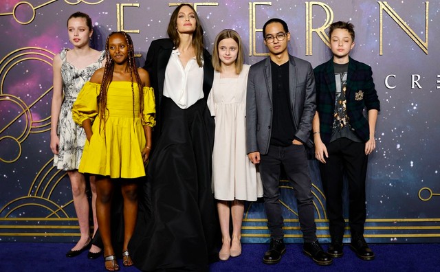 Angelina Jolie está recorrendo a tratamentos a laser para combater ...