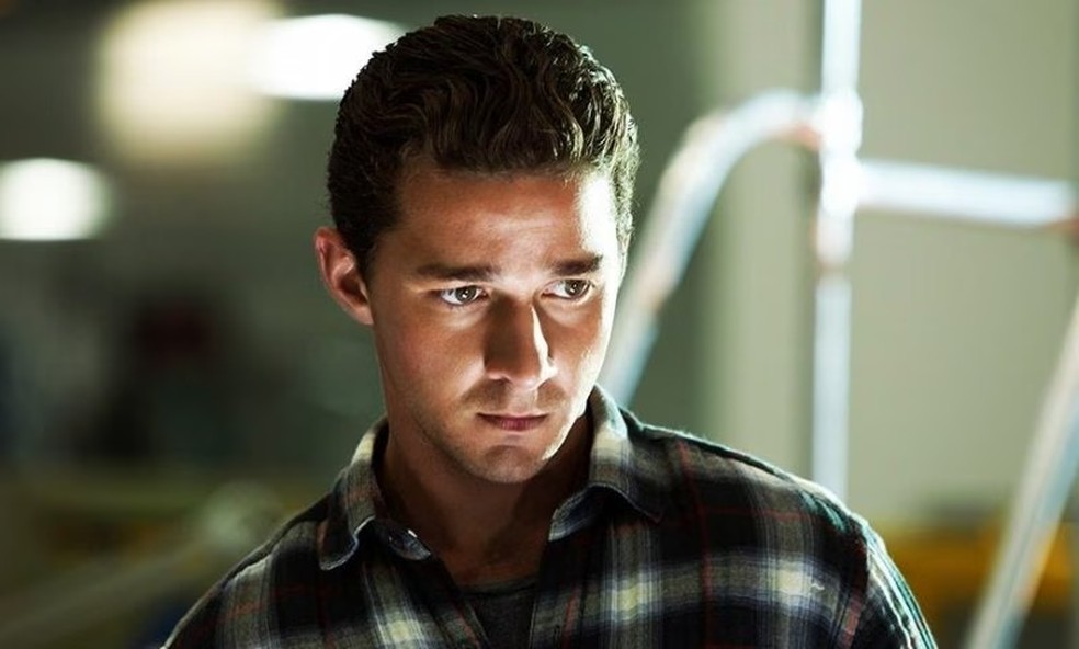 Shia LaBeouf revela que quase saiu no soco e desfez amizade com pai de Angelina Jolie, o ator ...