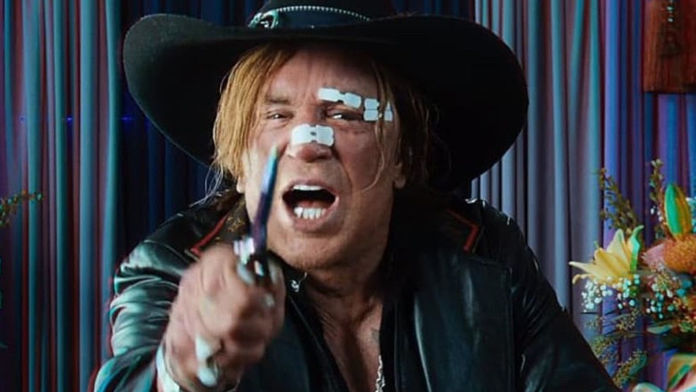 Mickey Rourke rejeitou ofertas de emprego por 'orgulho' após ameaça de ...