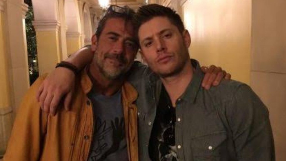 O ator de 'Supernatural' que é eternamente grato a Jensen Ackles por ter lhe ajudado a encontrar ...