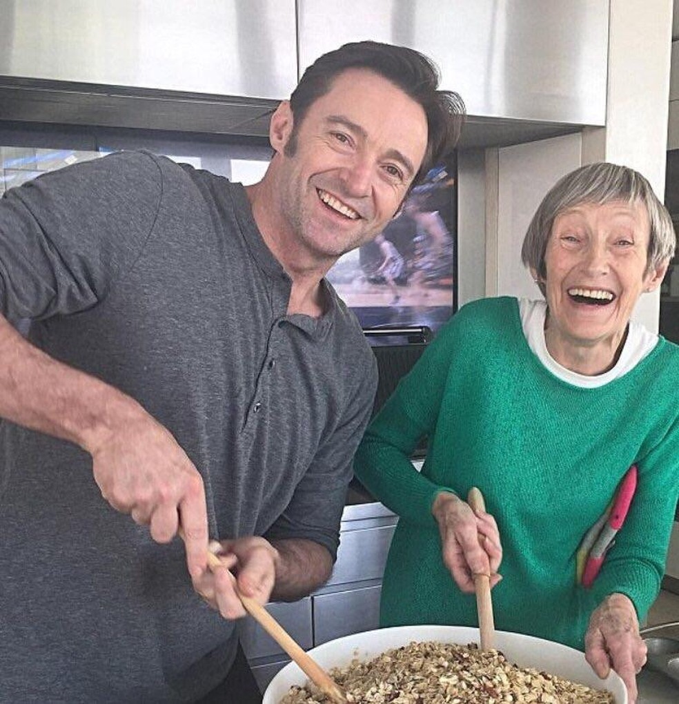O verdadeiro motivo para a mãe de Hugh Jackman ter saído de casa e ...