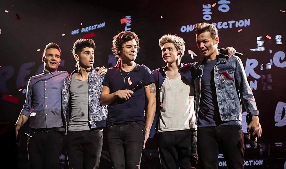 Harry Styles faz raro desabafo sobre 'perder amigos' durante show após ...
