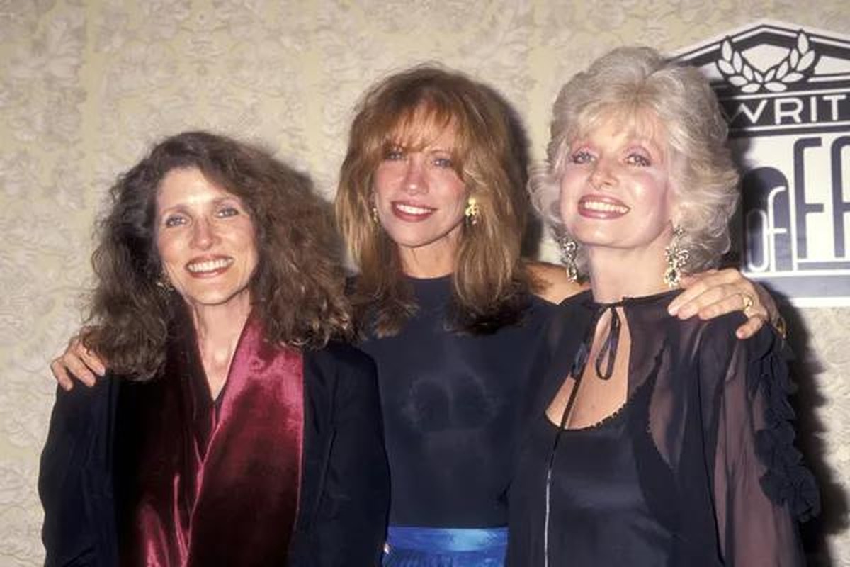 Carly Simon, estrela pop dos anos 1980, emociona fãs após morte das ...