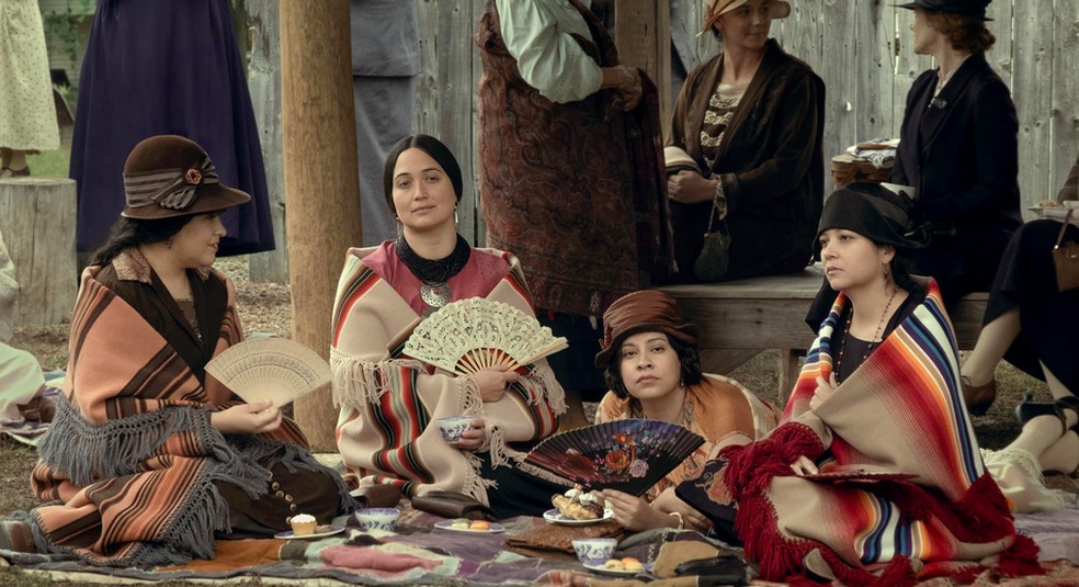 Lily Gladstone celebra primeira indicação de mulher indígena dos EUA ao ...