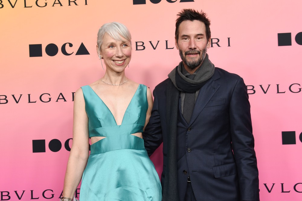 Keanu Reeves e artista plástica levantam rumores de noivado após ...