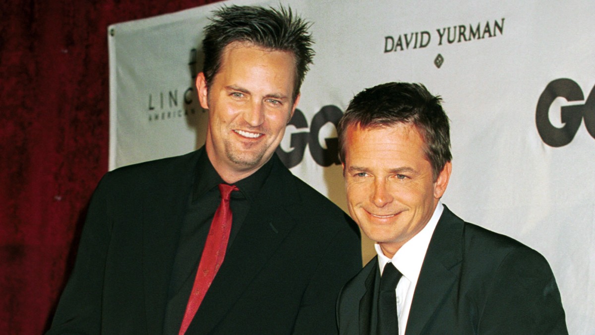 Michael J. Fox revela que Matthew Perry usou grana ganha em 'Friends ...