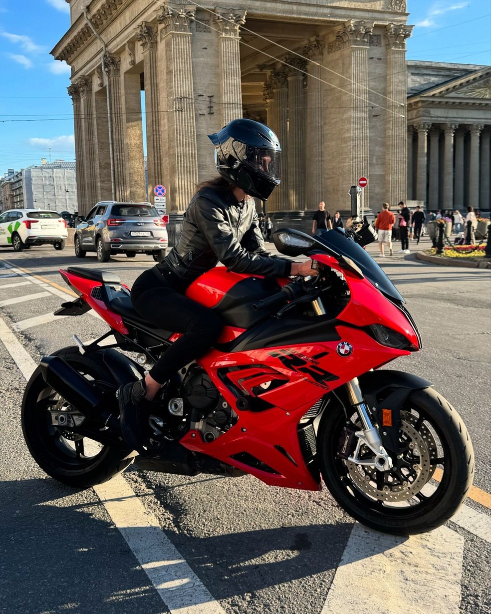Motociclista influencer morre aos 38 anos e causa comoção nas redes sociais