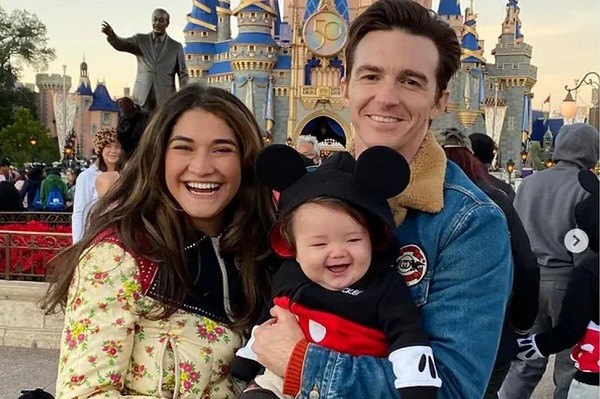 Esposa pede divórcio de Drake Bell após astro de 'Drake e Josh' ser ...