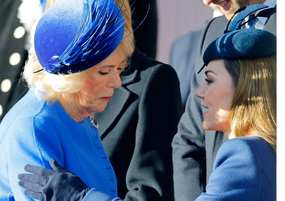 Kate Middleton faz 'reverência especial' para Camilla em evento de ...