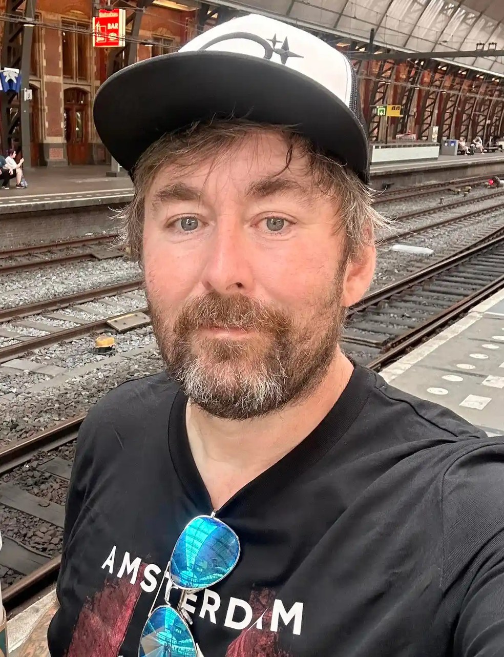 Adam the Woo, youtuber de viagens, morre aos 51 anos, e comoção toma ...