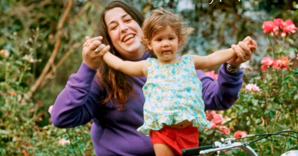 Filha de icônica cantora revela verdade sobre lenda urbana de que mãe ...