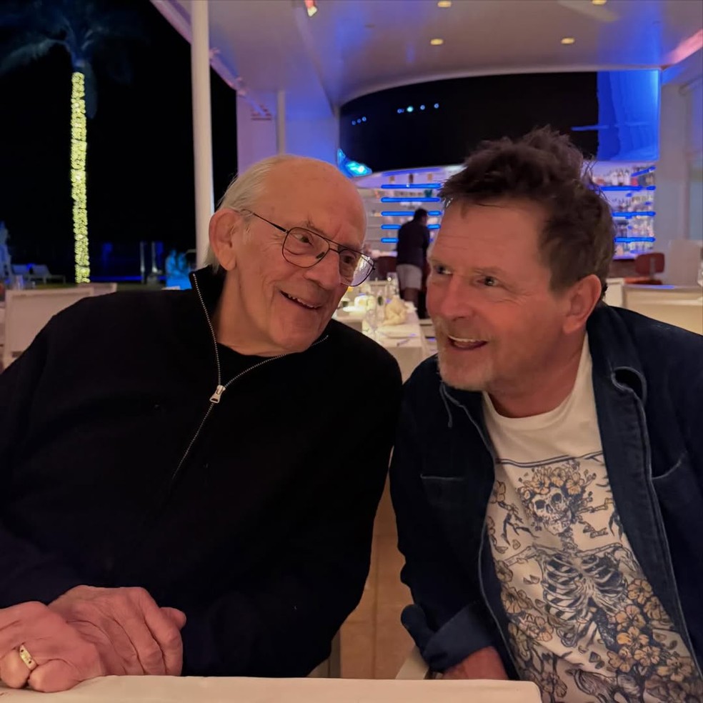 Michael J. Fox posta encontro com Christopher Lloyd 40 anos depois de ...