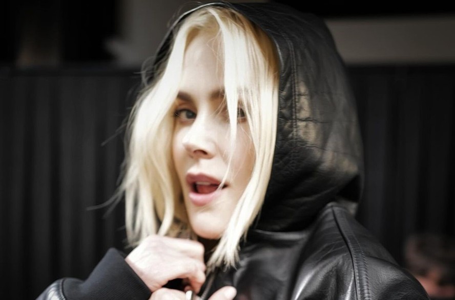 Nicole Kidman revela novo visual e surge ainda mais loiríssima em fotos ...