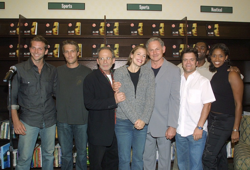 20 anos depois! Jennifer Garner emociona fãs com reencontro com colegas ...