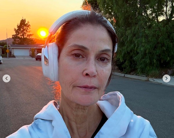 Teri Hatcher, estrela de 'Desperate Housewives', ressurge em selfie sem ...