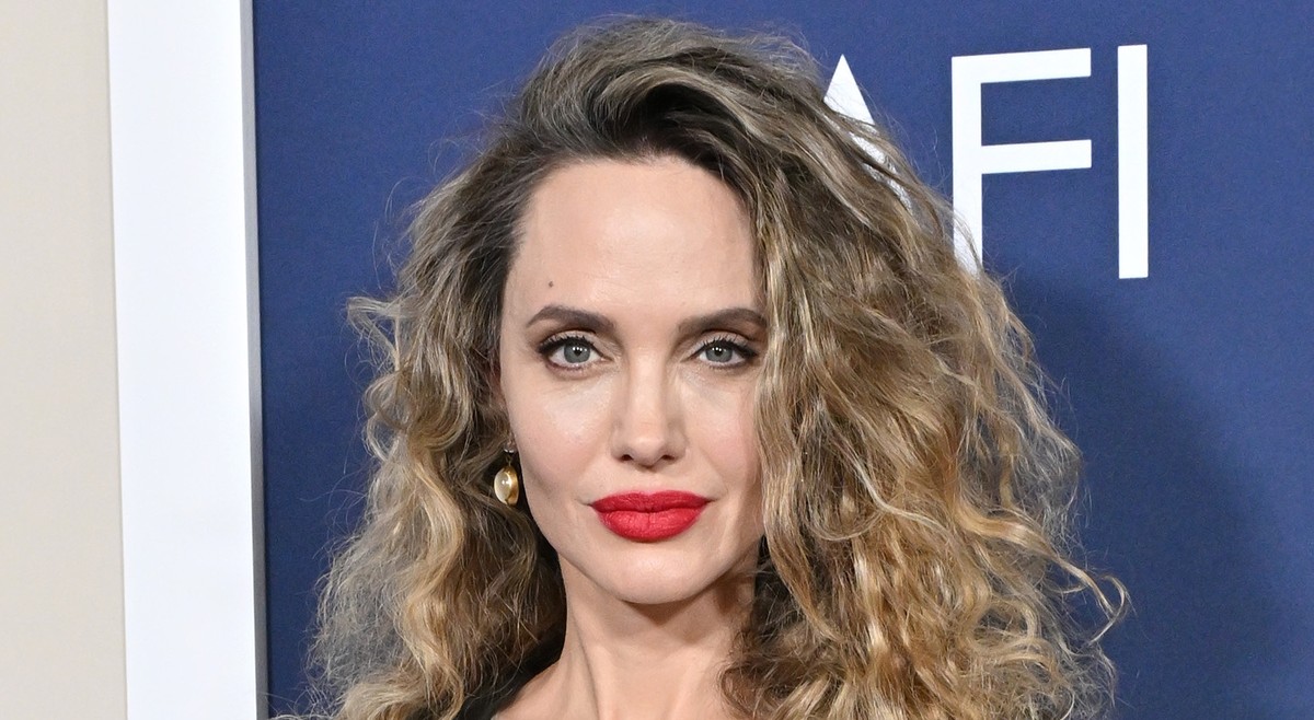 A tragédia familiar que fez Angelina Jolie pensar em trabalhar como ...