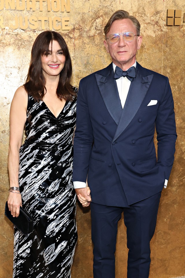 Daniel Craig assusta fãs com novo 'cabelinho' em evento repleto de ...