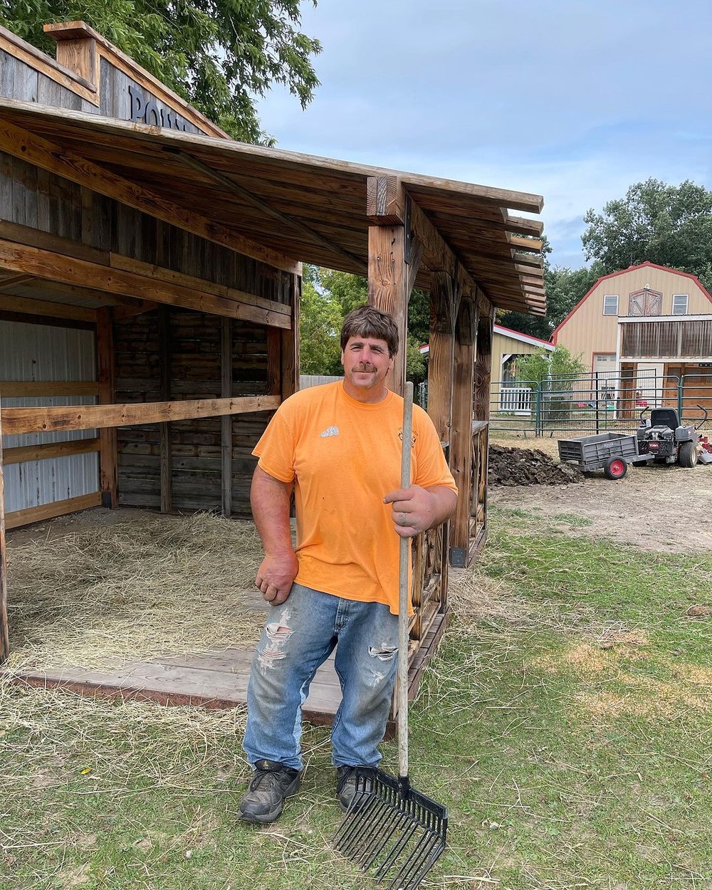 'Popeye da vida real' mostra fotos da infância para provar que nasceu ...