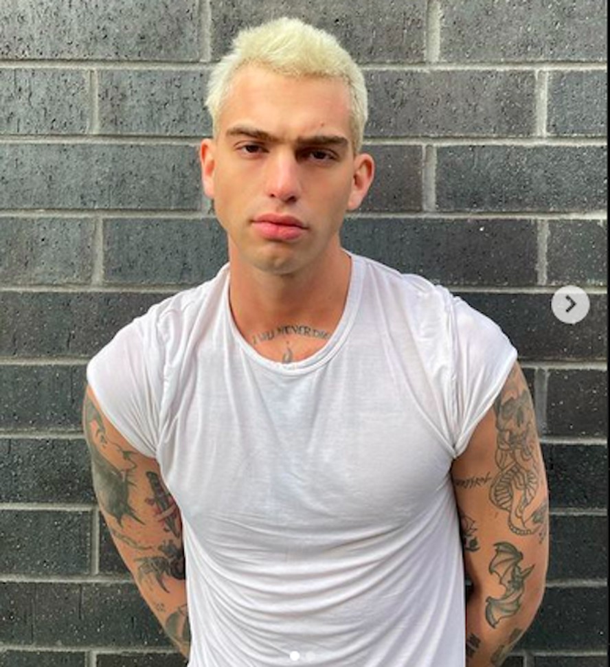 Pai revela suspeita para a morte de modelo de 27 anos