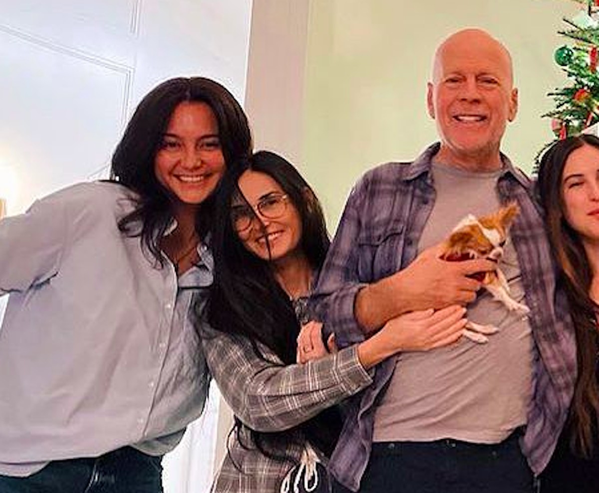 Demi Moore está morando com o ex-marido Bruce Willis e a atual esposa ...