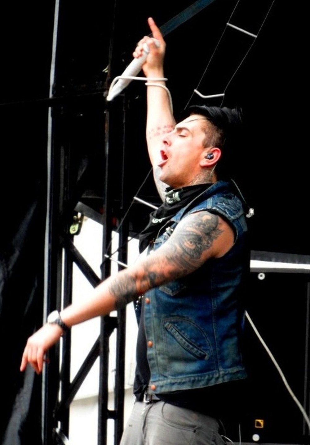 Ian Watkins, vocalista da banda de metal Lostprophets condenado por ...
