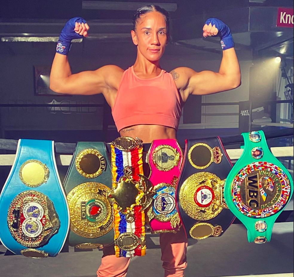 Boxeadora abre mão de cinturão de campeã mundial após confederação não ...