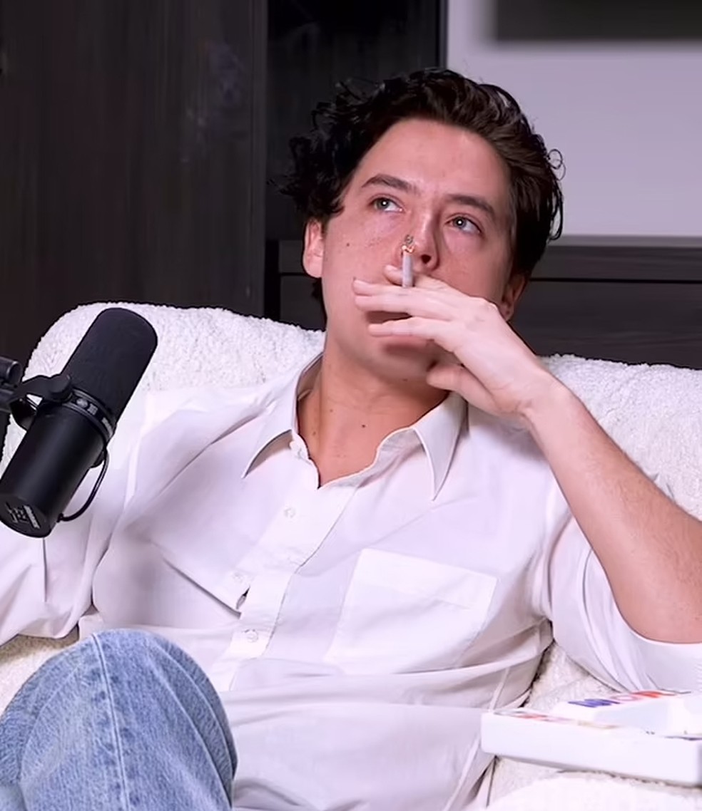 Ator Cole Sprouse é criticado ao falar de 'danos' no relacionamento com ...