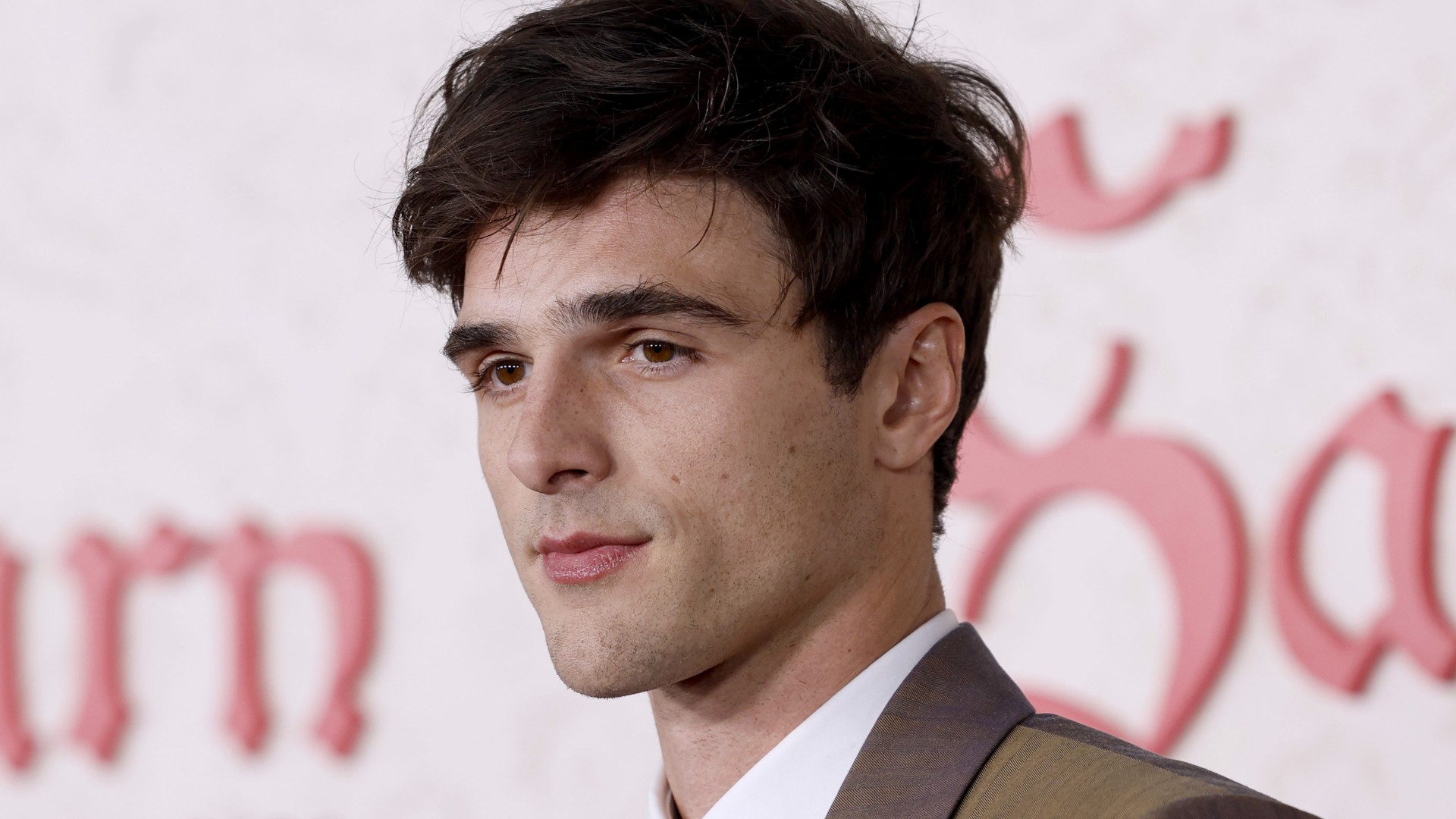 Jacob Elordi critica reação do público à cena nojenta envolvendo sêmen ...