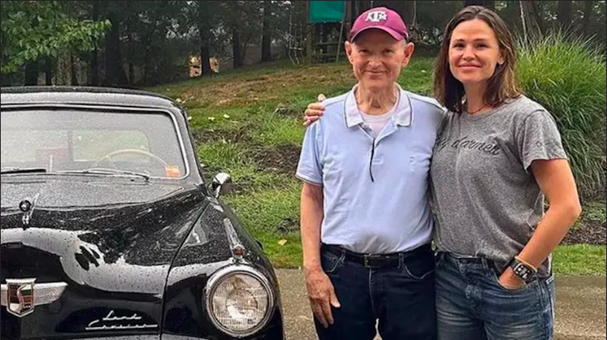 Atriz Jennifer Garner surpreende pai no aniversário com carro da sua ...