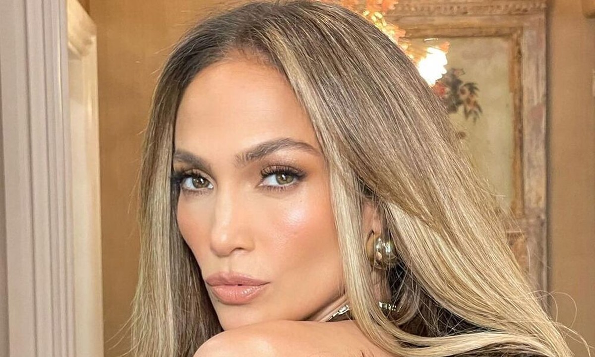 Jennifer Lopez admite que comentários nas redes sociais sobre seu ...