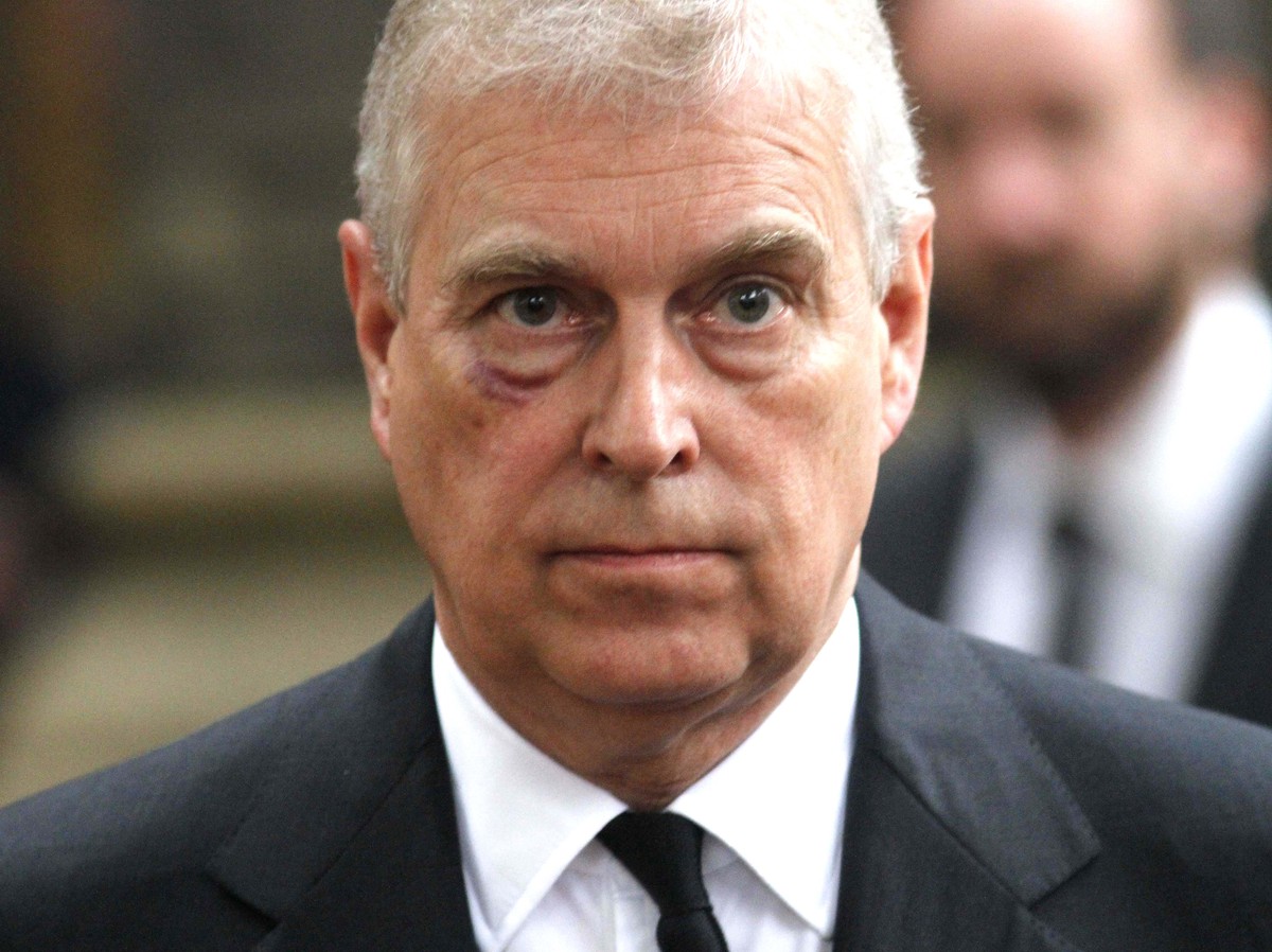 Príncipe Andrew perde outro privilégio mesmo depois de renunciar ao seu ...