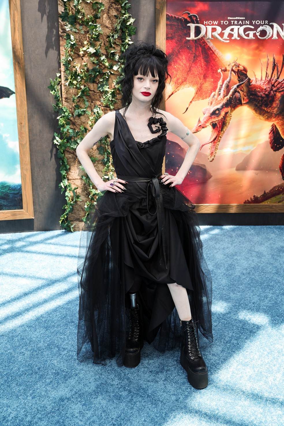 Ruth Codd, atriz de 'Como Treinar o seu Dragão', revela amputação de ...