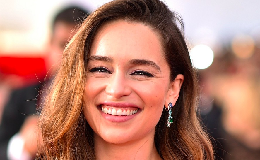Emilia Clarke, estrela de 'Game of Thrones', revela que quebrou costela ...