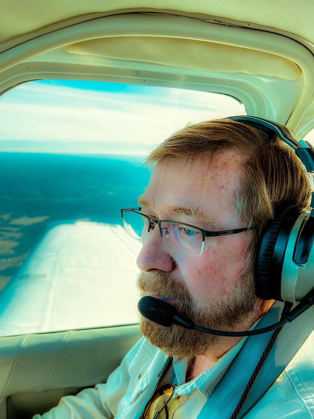 Aviadora YouTuber morre em acidente um mês após vídeo mostrando pouso ...