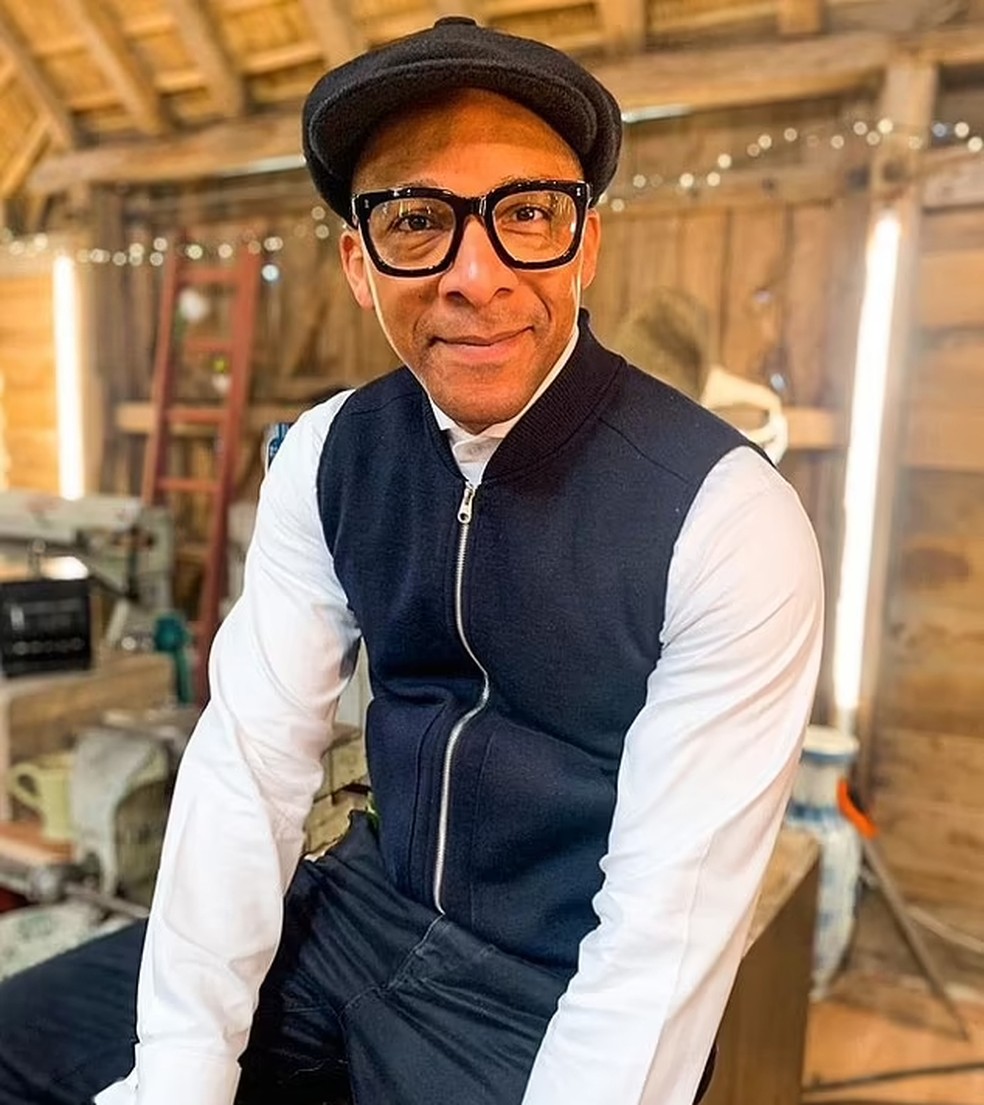 Astro da TV inglesa conta que descobriu ter 27 irmãos e irmãs depois da ...