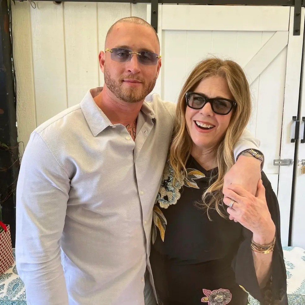 Filho de Tom Hanks dá soco em bandido e policial quebra a perna em invasão a domicílio muito ...